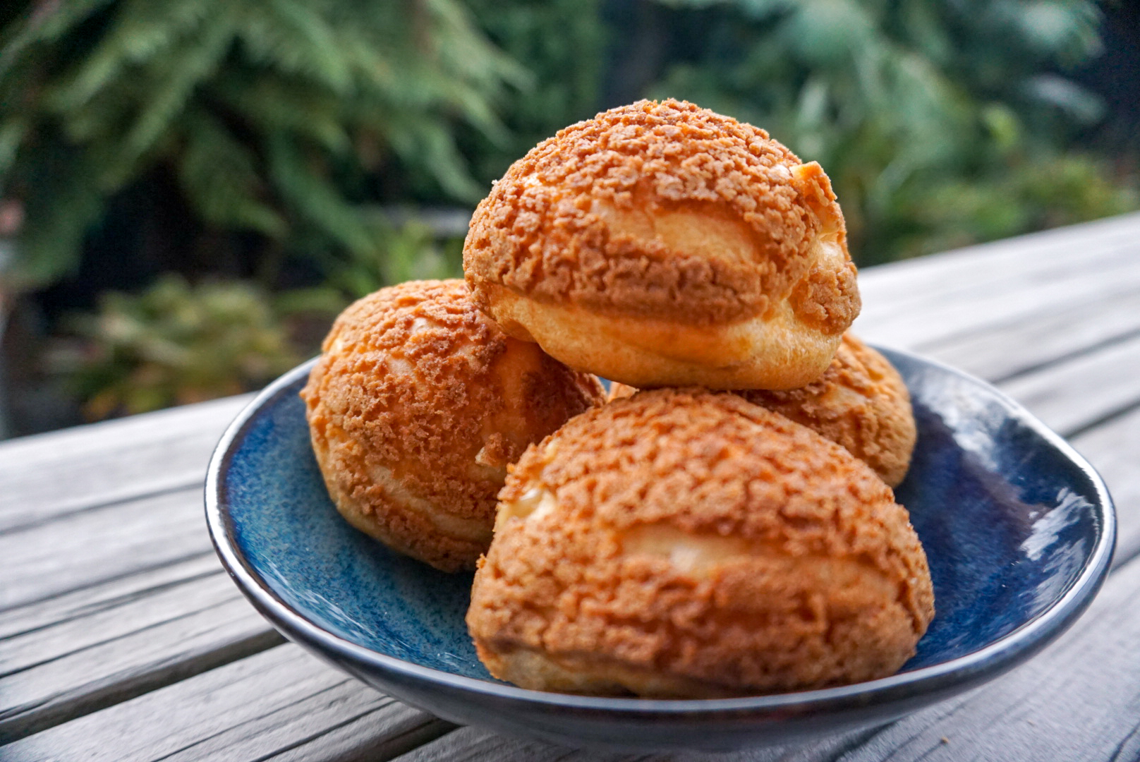 Choux au Craquelin with Vanilla Pastry Cream ⋆ from Dough to Delight